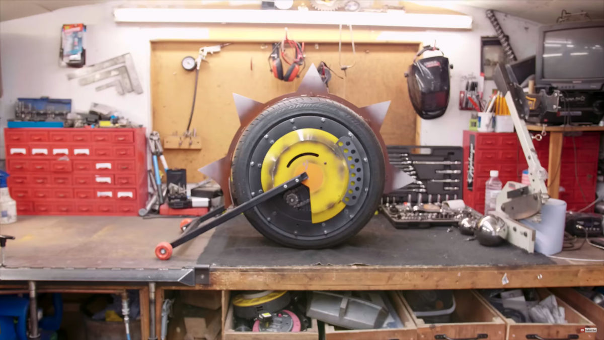 British Madman Makes A Working Version Of Junkrat's RIP-Tire, Using A ...