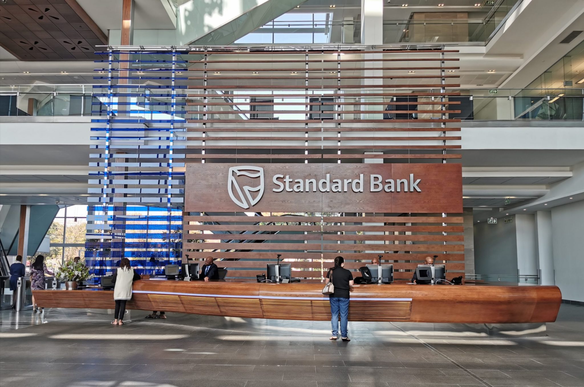Standard Bank joins Home Affairs' push to expand smart ID and passport ...
