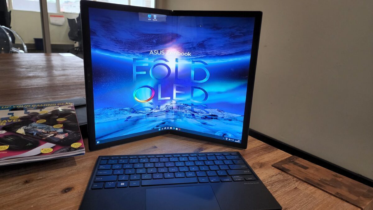 Asus Zenbook 17 Fold first hands-on - One way to make a keyboard ...