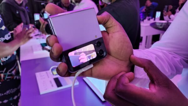 Samsung Hopes You'll Flip - Our First Look At The Galaxy Flip 4 - Stuff ...