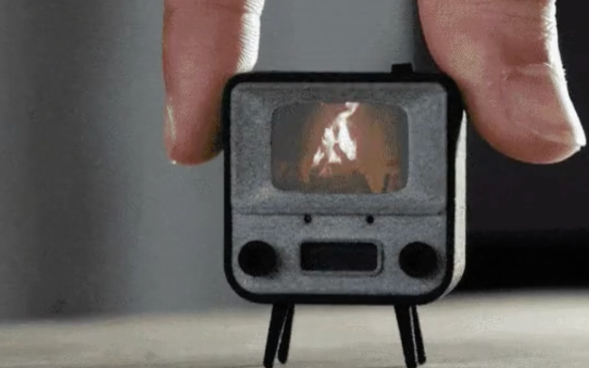 The TinyTV 2 Is A Watchable Display Smaller Than Your Little Finger ...