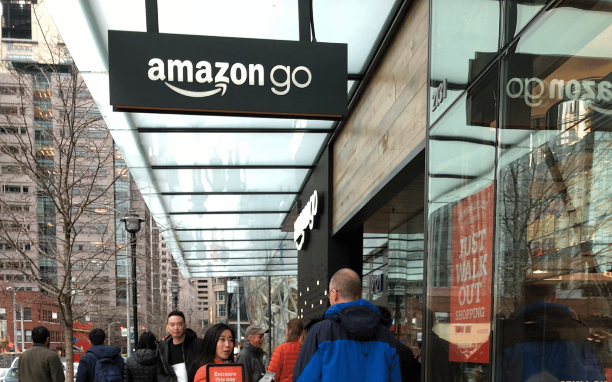 What's It Like To Shop In An Amazon Go Store Without Cashiers? - Stuff ...