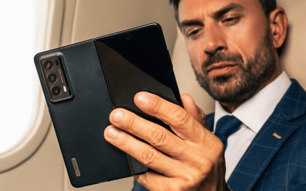 The Executive's Essential: How HONOR Magic V2 redefines business ...