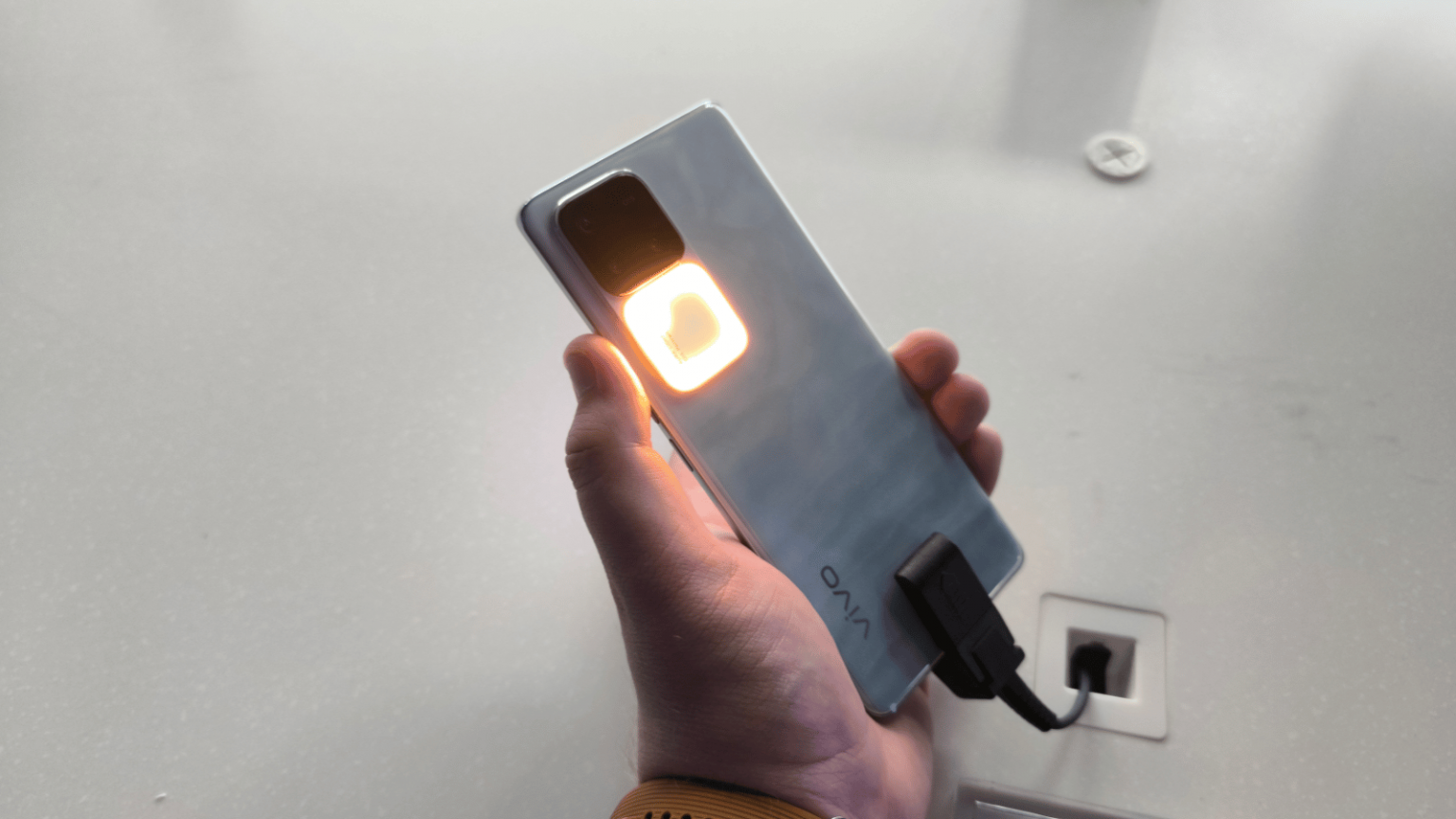 The Vivo V30 5G Officially Arrives In South Africa With A R20,000 Price ...