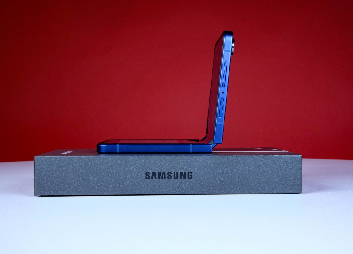 Samsung Galaxy Z Flip 7 review - What's the big Flipping idea? - Stuff ...