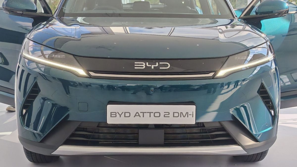 BYD South Africa launches Atto 2 plug-in hybrid from R450,000 - Stuff ...