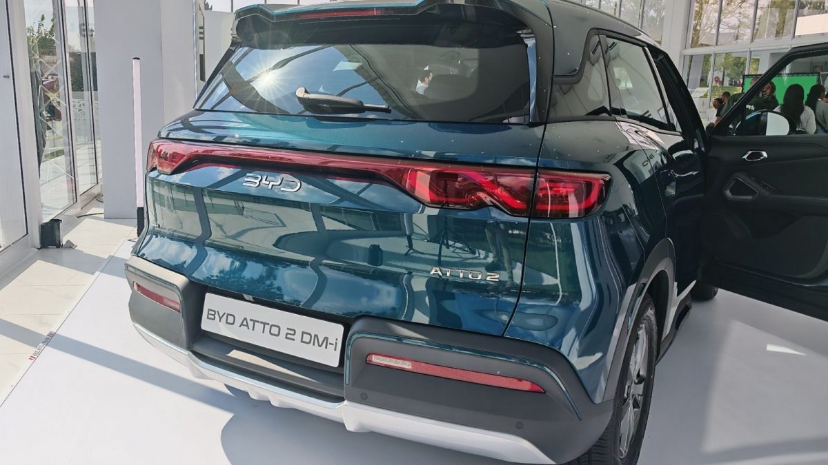 BYD South Africa launches Atto 2 plug-in hybrid from R450,000 - Stuff ...