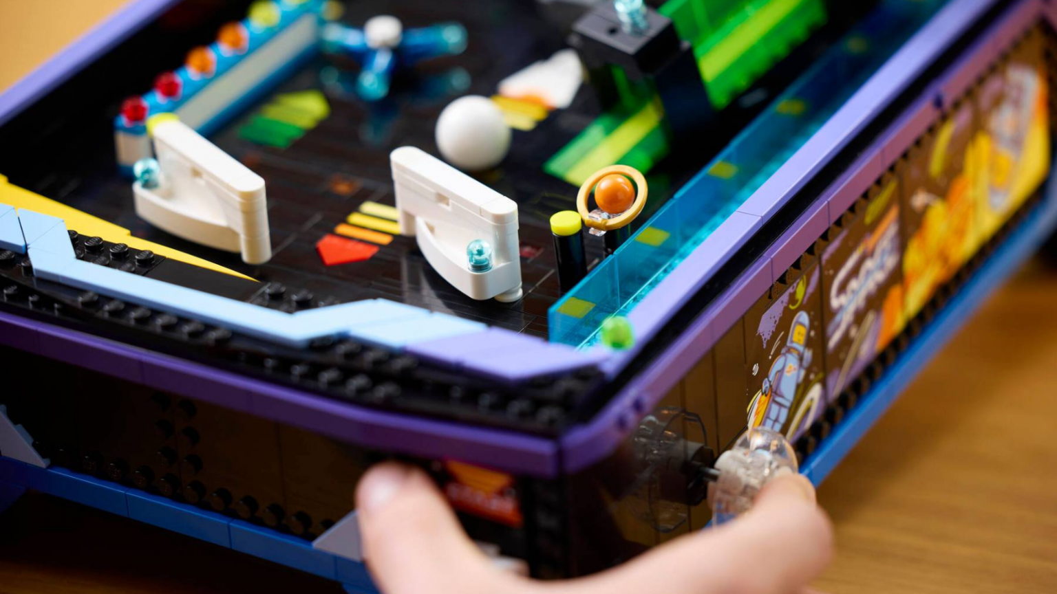 Lego's gloriously retro Pinball Machine lets you build it (and then ...